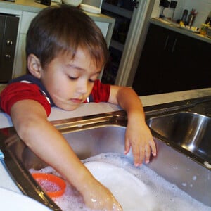 Dishwashing with your Preschooler Kids Activities Blog