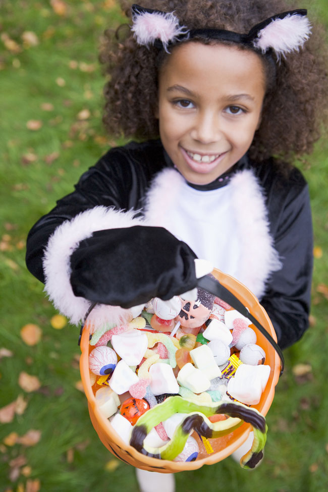 Halloween Safety Tips to Keep Kids Safe | Halloween Safety Tips to Keep ...