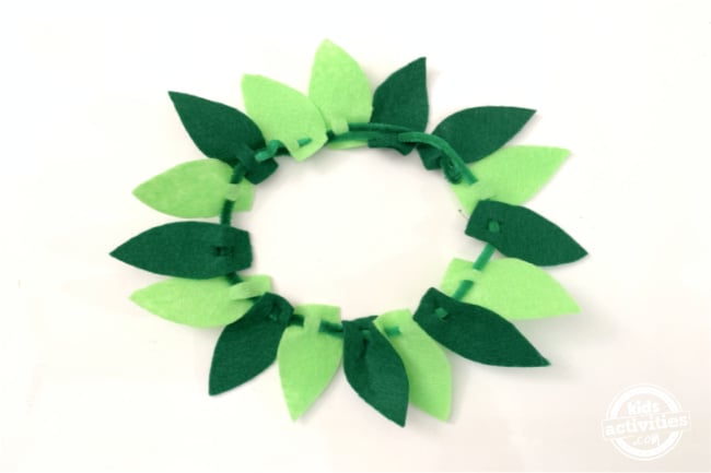 DIY Laurel Wreath Headpiece [Olympics Crafts for Kids] | Kids ...