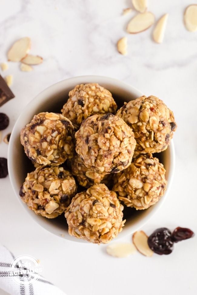 Easy No Bake Breakfast Balls Recipe Great for a Quick Healthy Meal ...