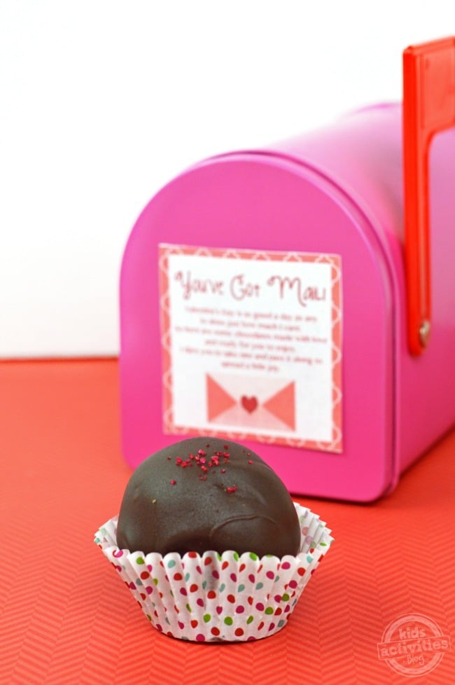 Red Velvet Cake Balls + "You've Got Mail" Valentine Printable