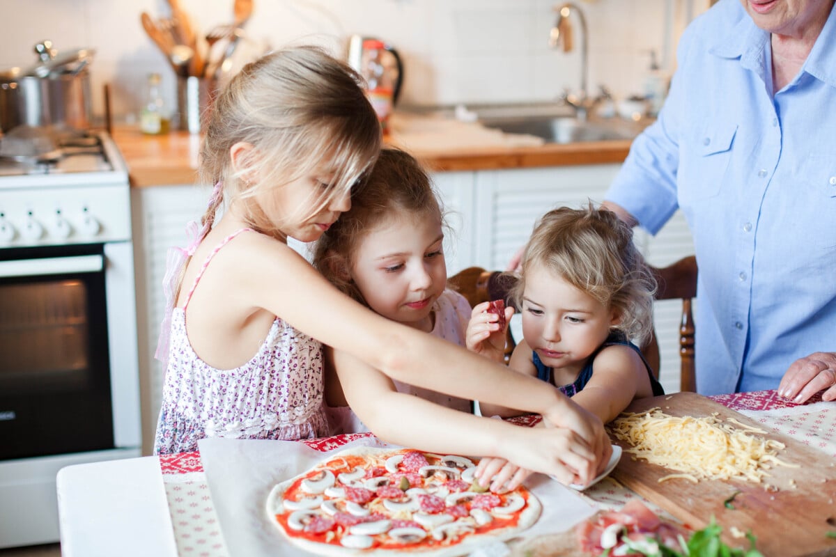5 Easy Homemade Pizza Recipes Kids Activities Blog