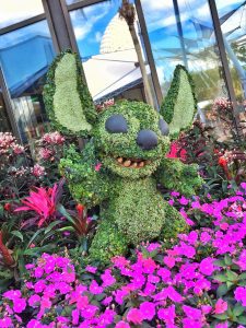10 Disney Character Topiaries You Have to See to Believe Kids ...