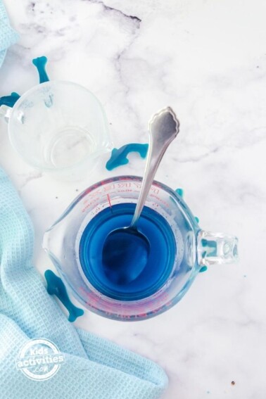 Cute, Yummy & Gummy Shark Jello Cups | Kids Activities Blog