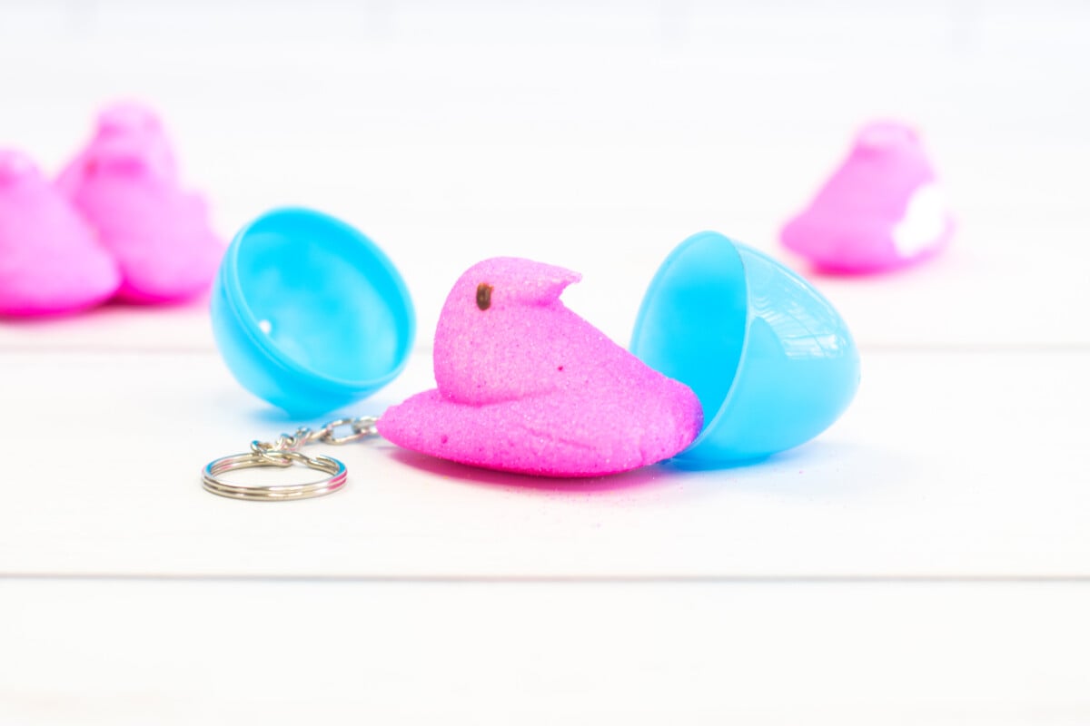 Peeps Keychain - An Easy Easter Craft for Kids Using Peeps