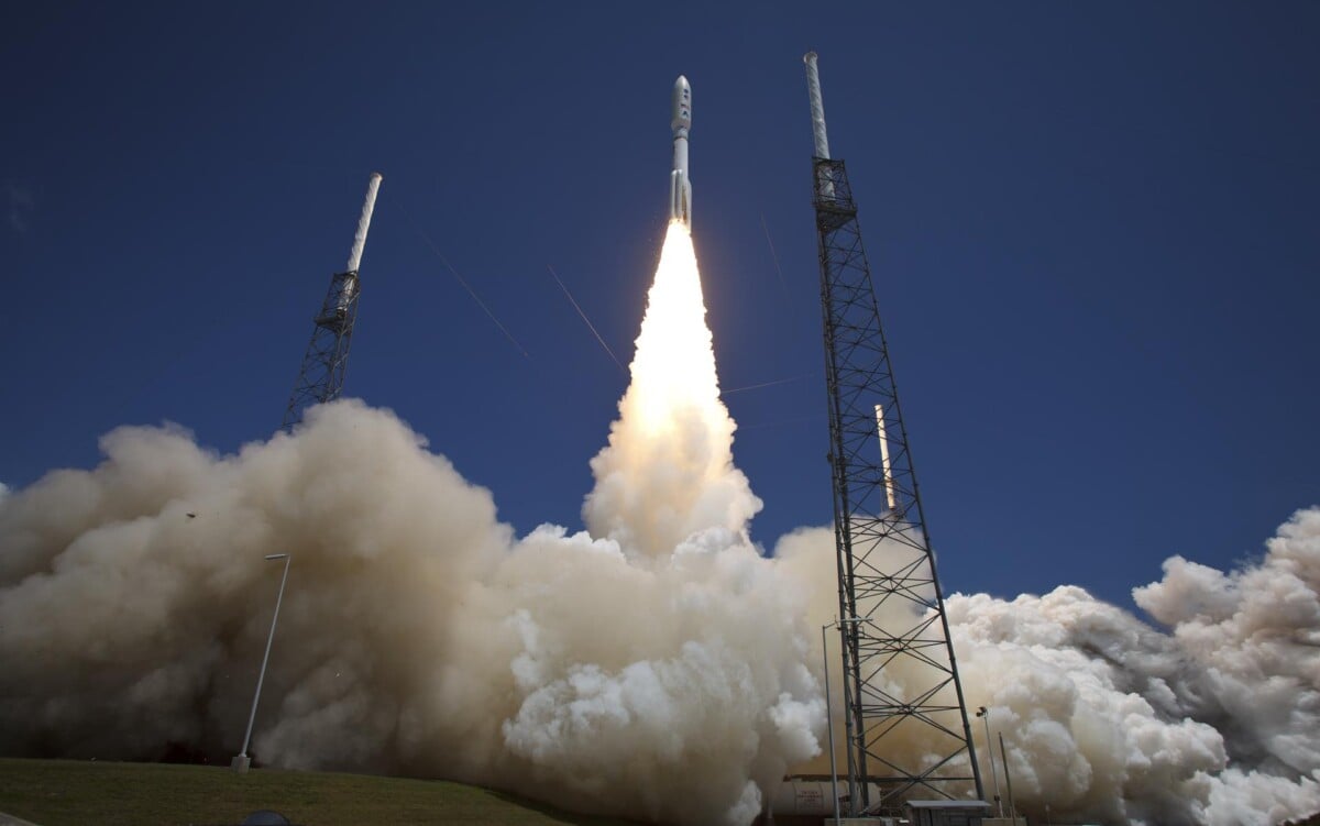 NASA Has Made Their Entire Photo Gallery Available Online and Copyright ...
