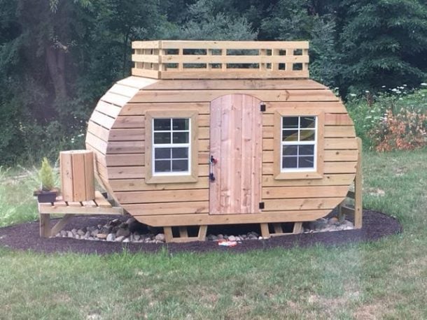This Happy Camper Playhouse Is Adorable and My Kids Need One | Kids ...