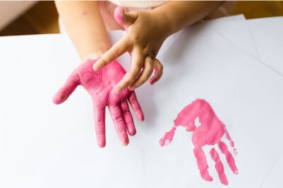 135+ Kids Handprint Art Projects & Crafts for All Seasons for All ...