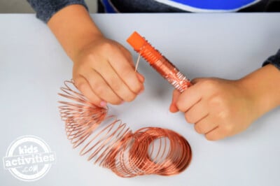 Easy Electromagnetic Copper Battery Train STEM Activity for Kids | Kids ...