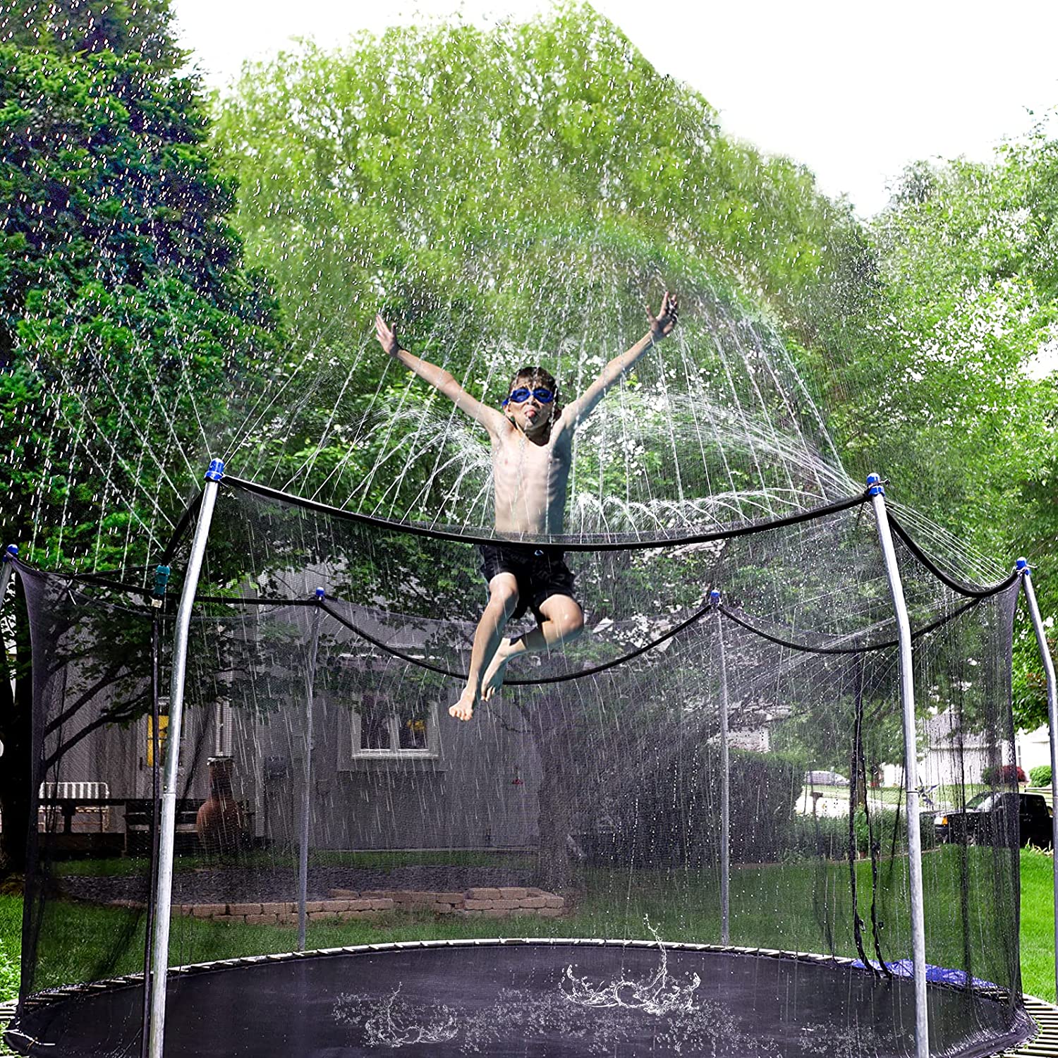 These Old Trampolines Have Been Transformed into Outdoor Dens and I ...