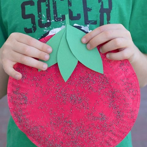 Strawberry paper plates store