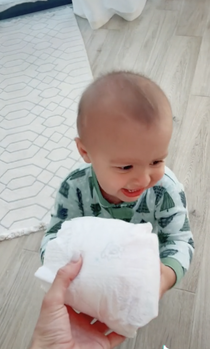 Mom Has Genius Solution for Her Toddler’s Silly Tantrum [Video] Kids ...