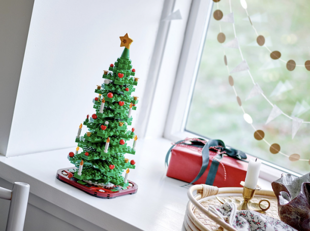 You Can Get A LEGO Christmas Tree To Build Your Way to The Holidays ...