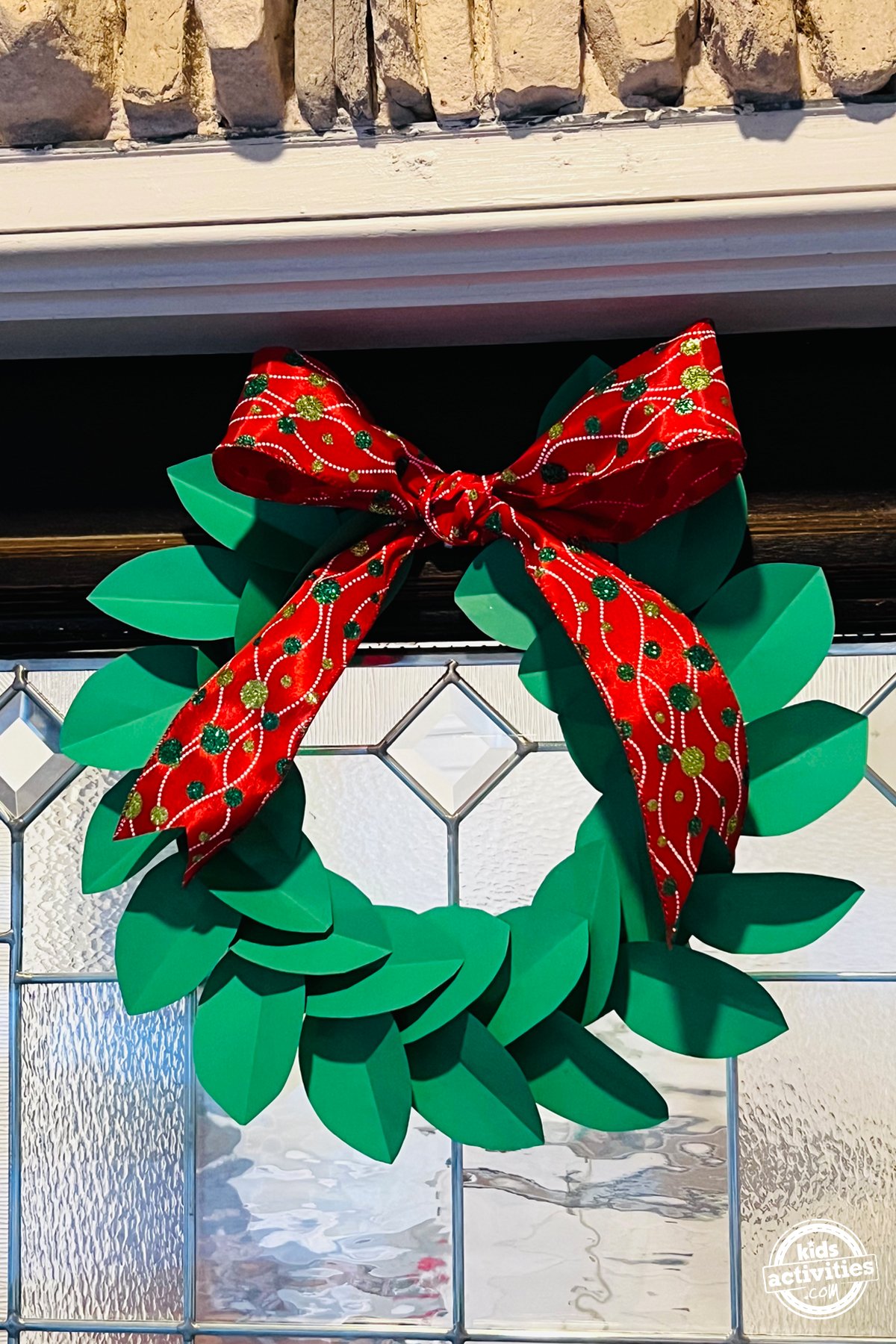 Easy Tutorial For A Paper Wreath Craft | Kids Activities Blog