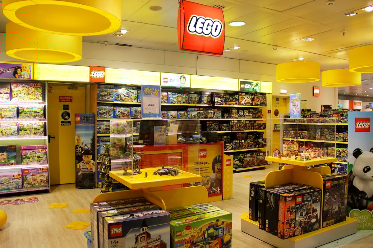 Your Kids Can Build A Free LEGO Bunny at The LEGO Store. Here's How ...