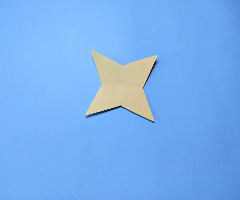 Pretend Paper Plate Compass Craft For Kids | thetimes365.com