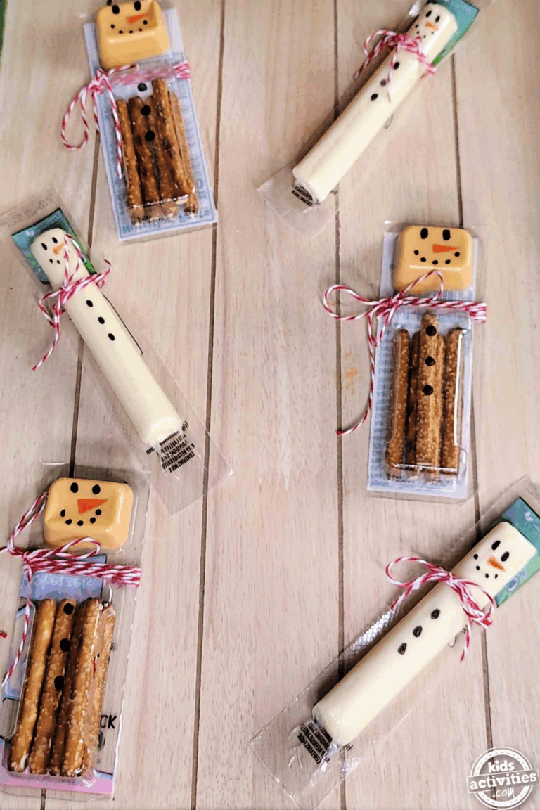 How to Make a Graham Cracker Gingerbread House • Kids Activities Blog
